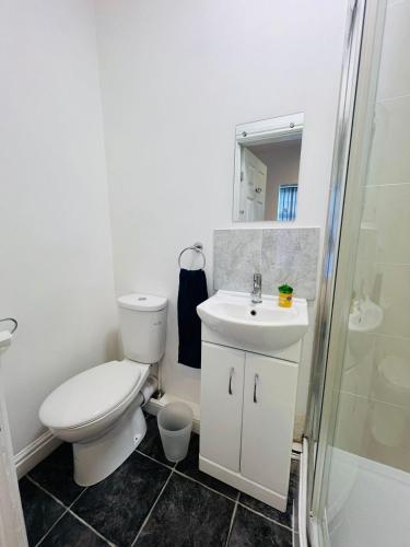 Luxury Double & Single Rooms With En-suite Private Bathroom In City Centre Stoke On Trent - Stoke-on-Trent
