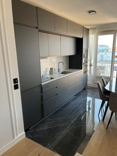 Appartement De Charme Sur Les Toits De Boulogne ! - Boulogne-Billancourt