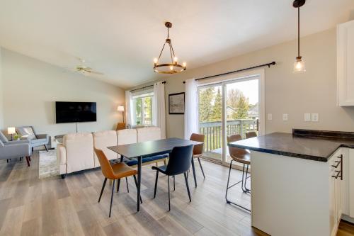 Bright Little Chute Condo W/ Deck & Yard! - Appleton, WI