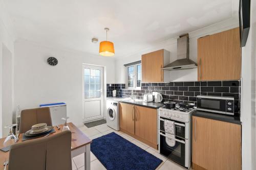 1 Bedroom Flat Aylesbury, Private Parking, Fowler Rd - Aylesbury