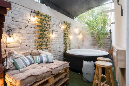 Downtown Urban Spot Jacuzzi&cinema Universitate - Bucarest