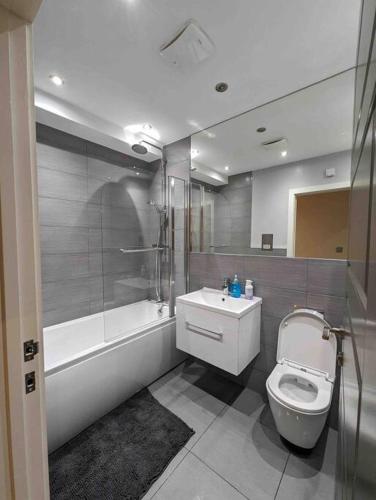 Elegant Central Brentwood Flat - Brentwood
