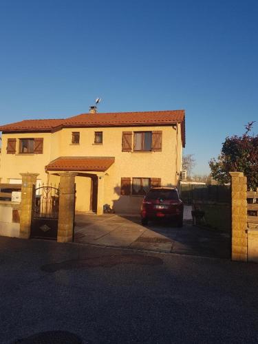 Grande Maison A Vaulx En Velin Carre De Soie - Décines-Charpieu