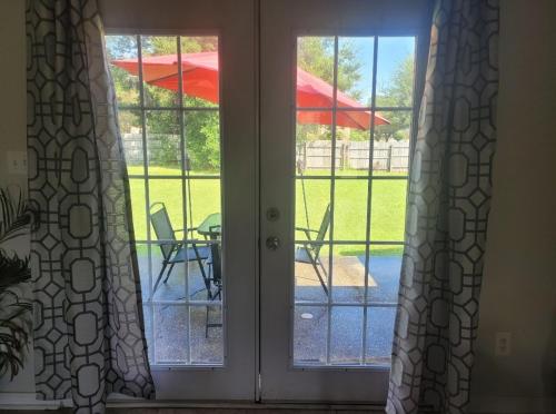 Bedroom Four Minutes From Beach - Orange Beach, AL