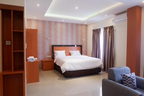 11 Best Hotels in Tongging, Samosir