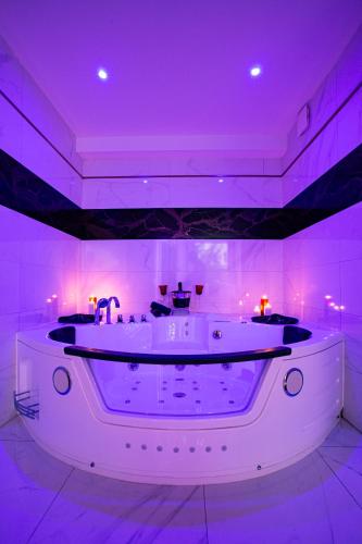 Art & Spa Luxury Bedroom At The Heart Historical Center - Haut-Rhin
