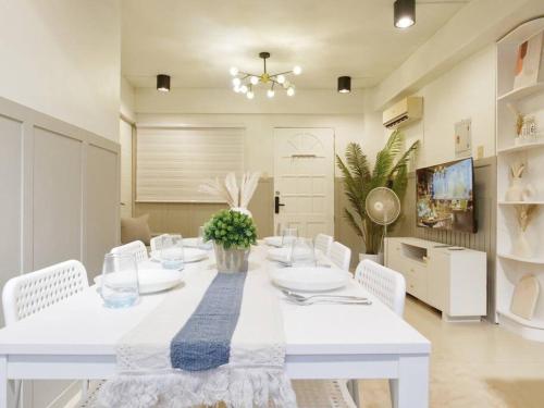 Easy White Beach Access, With Kitchen, Dining And Living Room, Perfect For Groups And Family - Malay