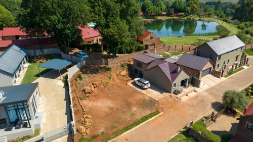 Dullstroom Selfcatering Blue Crane Estate - Dullstroom