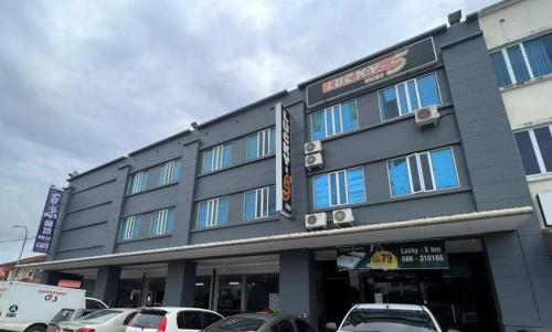 Lucky - 5 Inn - Bintulu