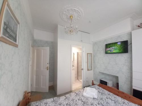 Mari London Holiday Room - Ilford