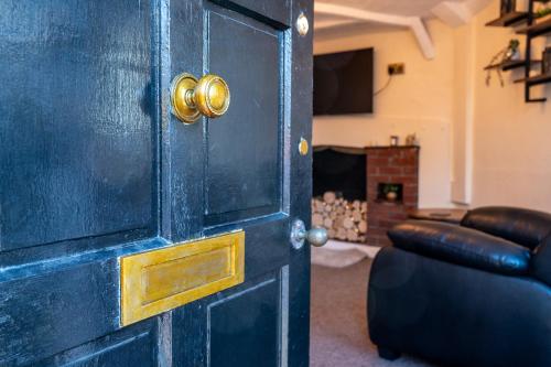 Town Centre Cottage 3 Bedroom Inc Parking (1 Car) - Shrewsbury