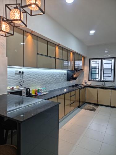 Amazonite Homestay - Pekan Nanas