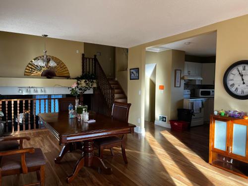 Beddington Masteroom Close Airport! - Calgary