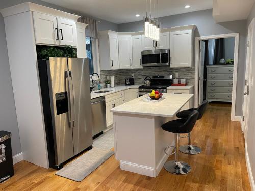 Boston Luxury 3 Bedroom Private Condo - Quincy, MA