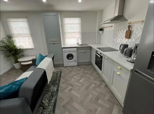 4 Mellors Court - Warwick