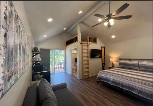 Loft Cabin 4 - Rogue River Resort - Grants Pass, OR