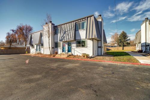 Comfy Family-size Townhome 2br-5 People Near Old Town Arvada-10min Walk - Morrison, CO