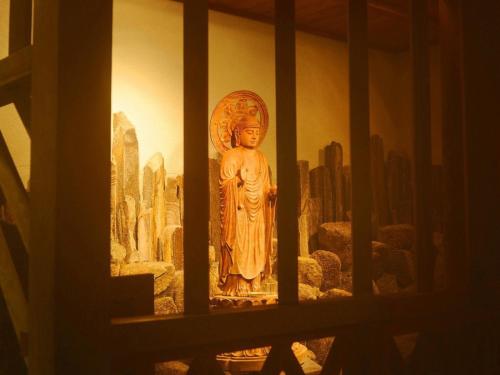 Watch the clear stream of Shima River from the giant open-air bath at ...