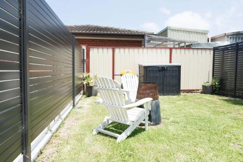 Sweet Beautiful Tiny Home With Pool And 2 Minute Drive To The Beach - Wollongong