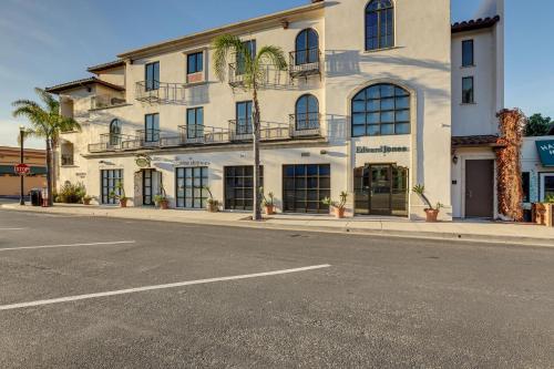 Walk To Town & Ocean! Pismo Beach Condo - Pismo Beach, CA