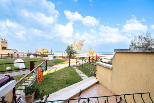Se031 - Senigallia, Bilocale Fronte Mare Al Residence Piramidi - Senigallia
