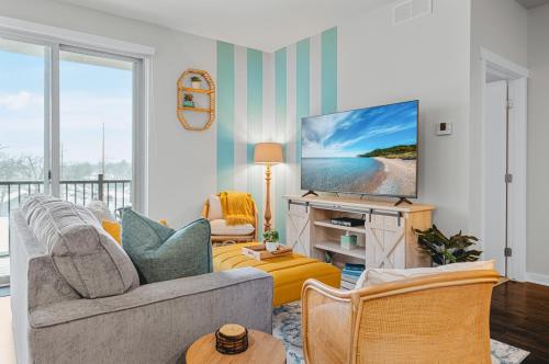 Shoreline: 2br Condo Near Downtown The Bay And Wineries - Traverse City, MI