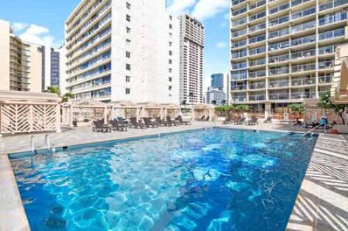 Newly Remodeled Upscale Design Central Waikiki - Honolulu, HI
