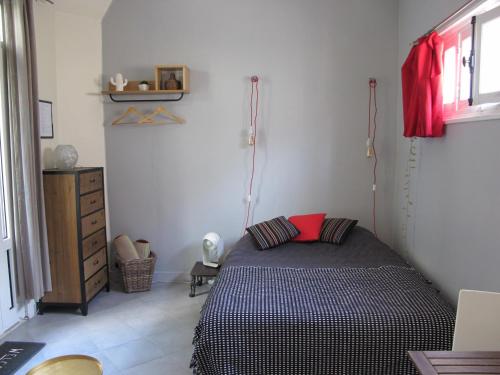 Studio Avec Cour Exterieure Aux Portes De Paris - Bagnolet
