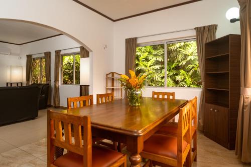 Zeph Self Catering Apartment - Seychelles