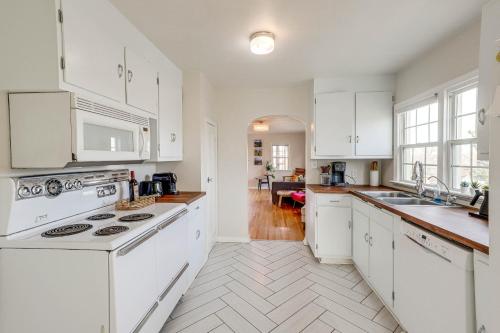 Central Rapid City Home W/ Sunroom & Fireplace! - Rapid City, SD