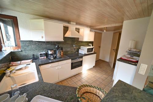 Lodge In Ardennes Near La Roche Center - La Roche-en-Ardenne