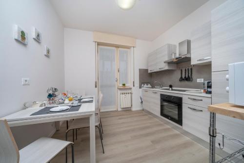 Guesthost - Marino's Apartment - Údine