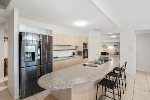 4 Bedroom Spacious Cozy Family Retreat Parkinson - Brisbane