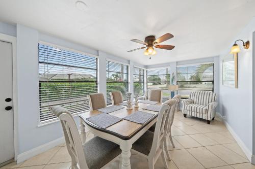 Downtown Cottage - Walk To The Beach & Restaurants - Cocoa Beach, FL