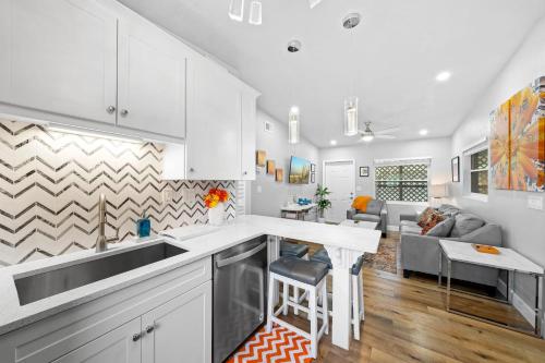 Midtown Cottage - In The Heart Of Cocoa Beach - Cocoa Beach, FL