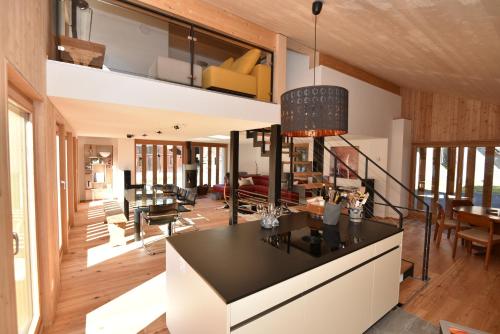 Fantastic Renovated Chalet In The Heart Of Alps - Alpes