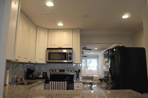 ☆The Oasis In Murray Hill☆ -Sleeps 8- Wifi- Cozy - Jacksonville