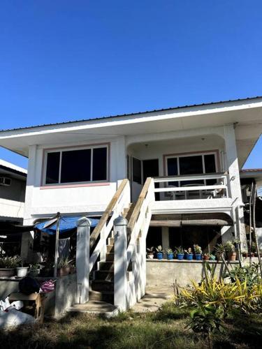 Bobby's Villa Beachfront, Bauang, La Union - Bauang