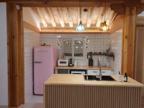 Haenggung Stay Dalno - Suwon Private House Hanok - Suwon-si