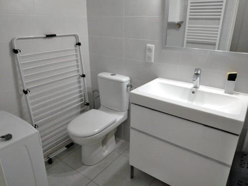 From €51pp - 4PA31 - Port d'Avall Appartement vue sur piscine pour 4 ...