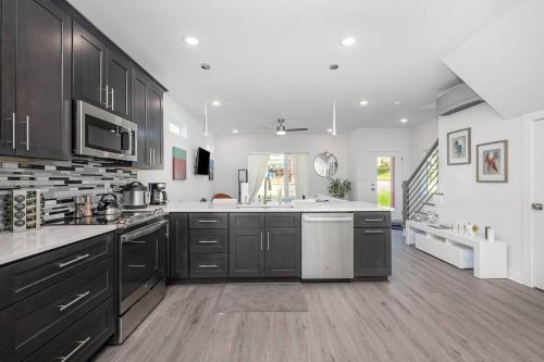 New Home!!! Minutes From Downtown, Duke & Hospital - Durham, NC