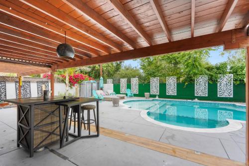 Valley Glen Getaway - San Fernando Valley, CA