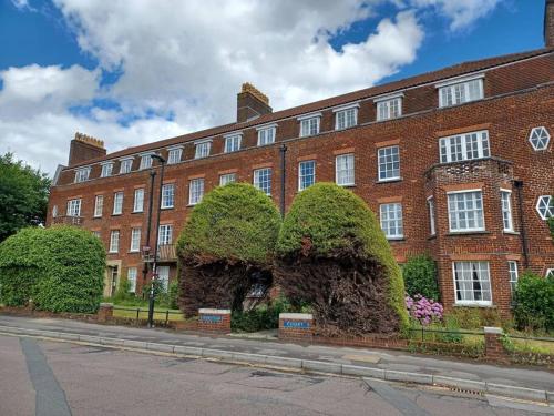 The Gem - Central Character Flat With Parking - Southampton