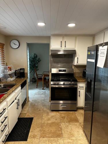 Buxton Private Room And Bath Wheel Chair Access - San Bernardino, CA