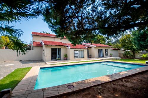 Prestigious Apartments - Randburg