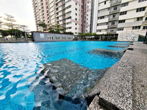 7 Guest Relaxing 3 Room Koi Kinrara Suite, Ioi Puchong, Bukit Jalil Pavilion, Bukit Jalil Stadium, S - Puchong