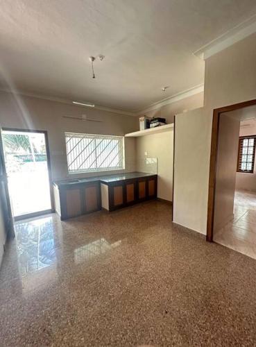 Homestay Guruvayur, 2 Ac Bedrooms, Hall, Veranda, Kitchen - Guruvayoor