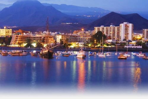 Muy Bonito Piso En Los Cristianos Centro - Tenerife