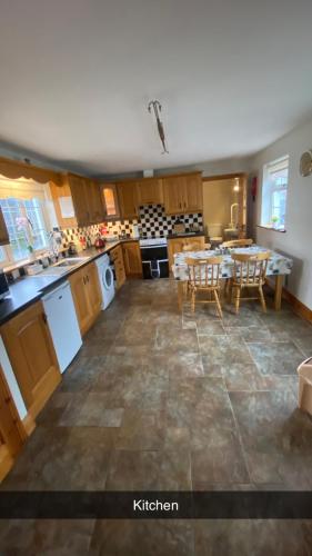 Cheerful 3 Bedroom Country Farm House - County Limerick