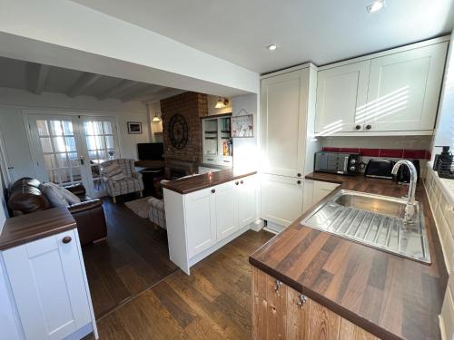 Delightful Cockle Cottage - Flamborough